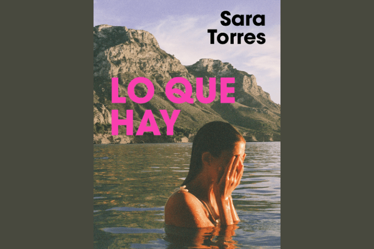 Sara Torres indaga en el duelo y el deseo sin culpa en "Lo que hay"