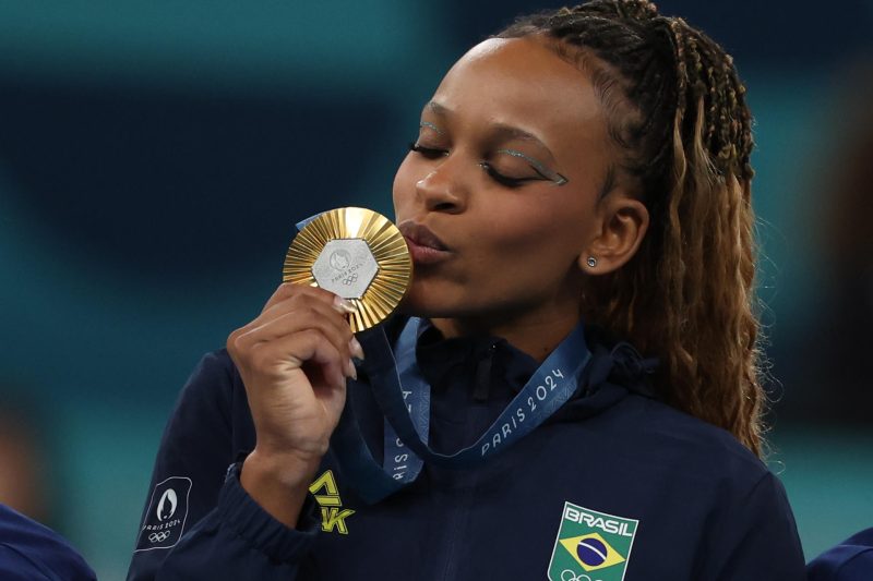 Rebeca Andrade se convierte en la atleta con más medallas olímpicas de ...